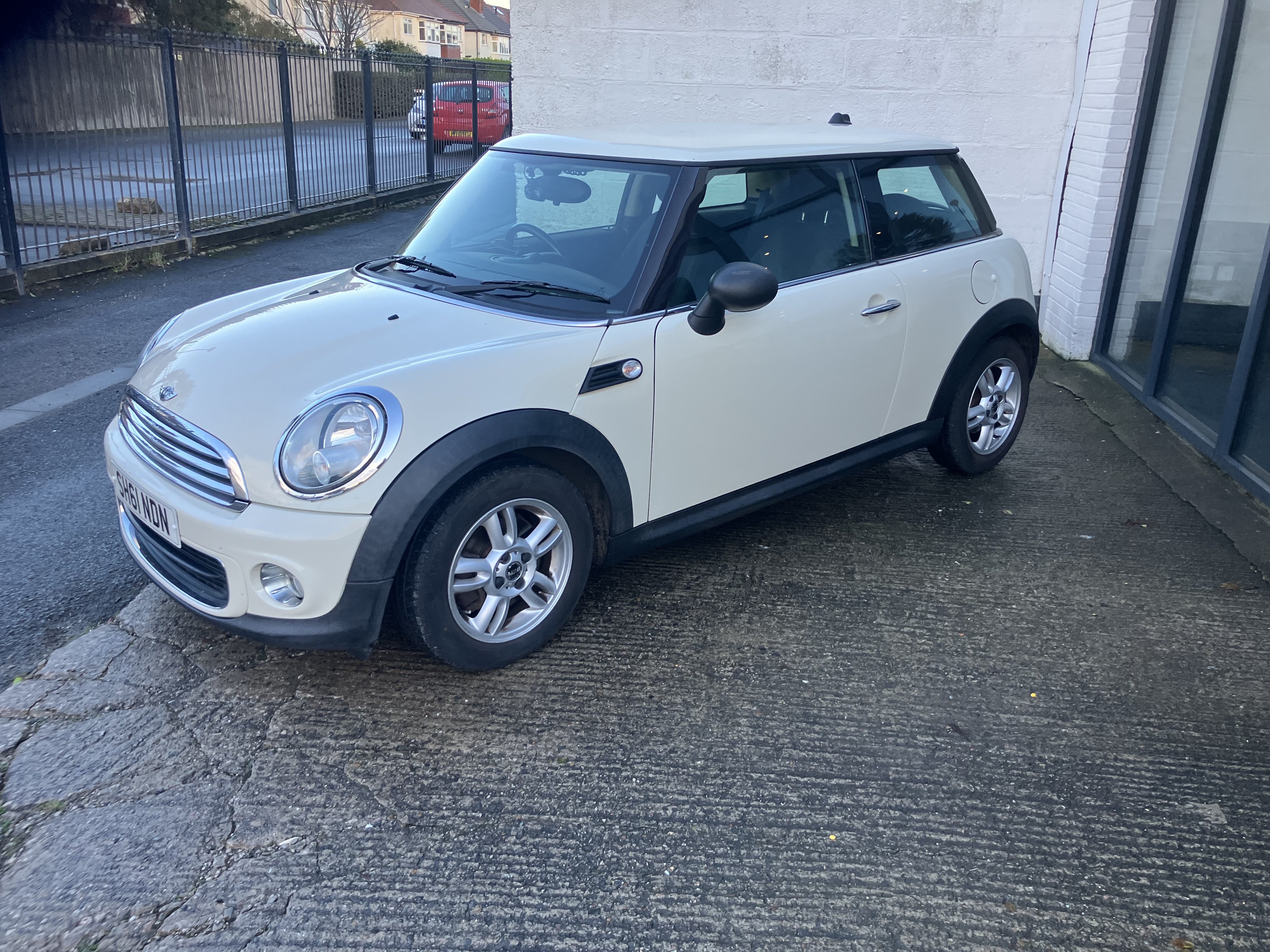 SH61NDN Mini One (Pepper Pack)) • Signature MINI Specialists