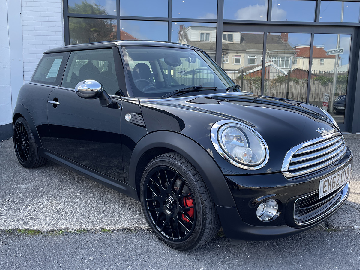 EK62OTB Mini One (Pepper Pack) • Signature MINI Specialists