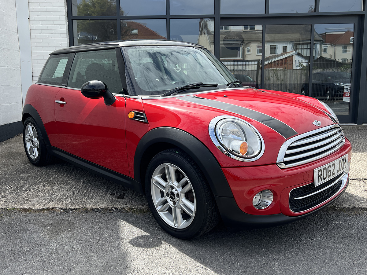 RO62JXR Mini Cooper D (Chili Pack) • Signature MINI Specialists