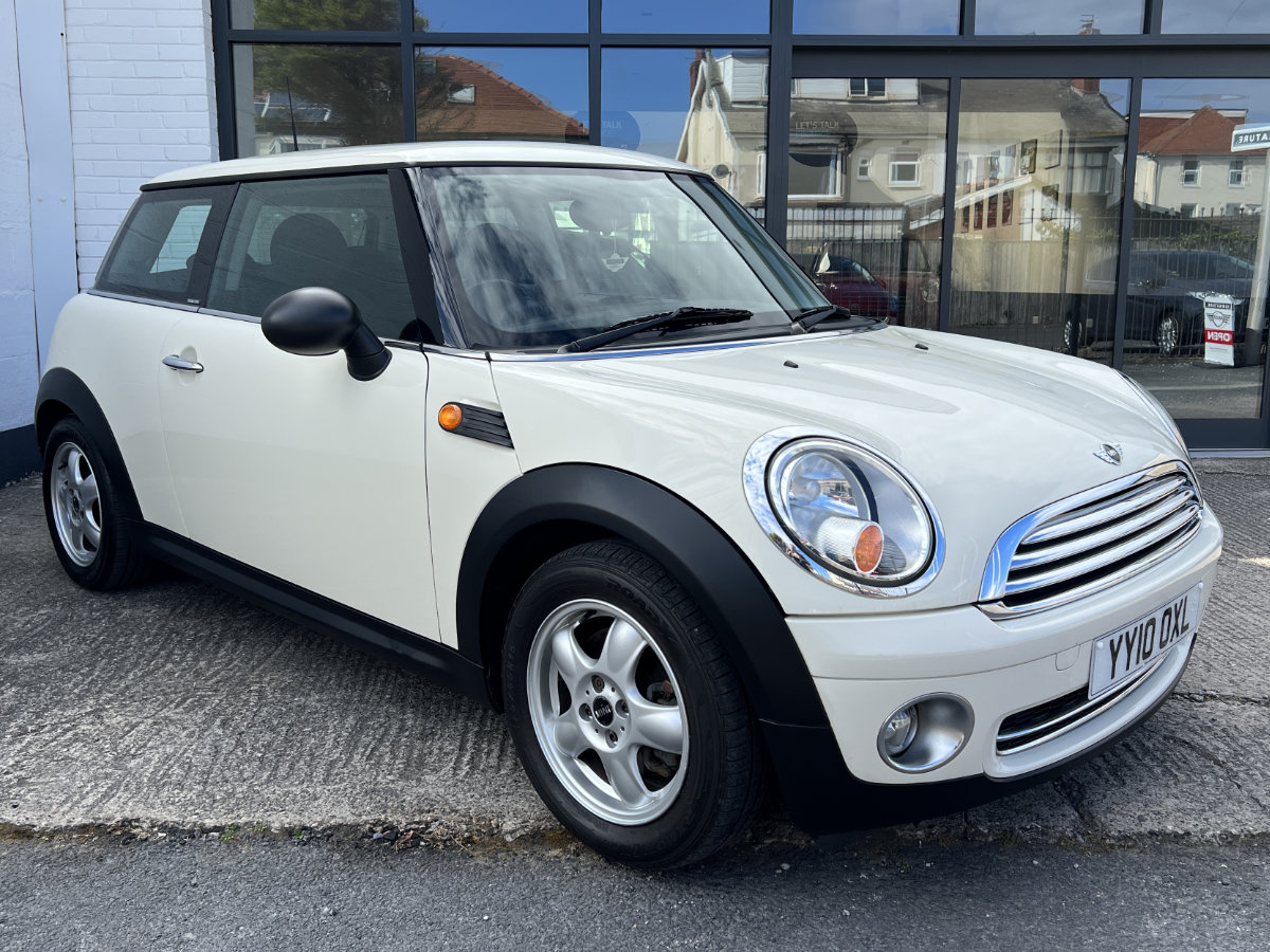 YY10OXL Mini One (Pepper Pack) • Signature MINI Specialists